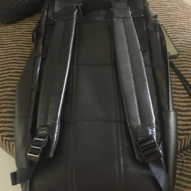 Timbuk2 Heist Roll-Top Pack, Men's Fashion, Bags, Backpacks on Carousell