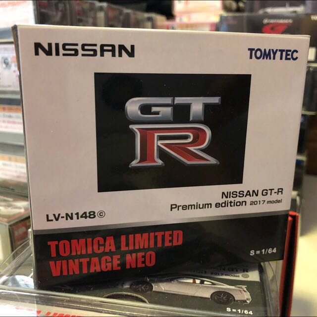 TOMYTEC LV-N148c NISSAN GTR 1/64, 興趣及遊戲, 玩具 & 遊戲類 - Carousell
