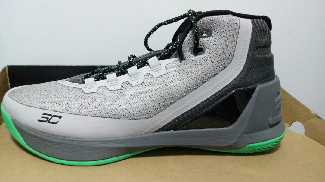 Under Armour Curry 3s, Men's Fashion, Activewear on Carousell