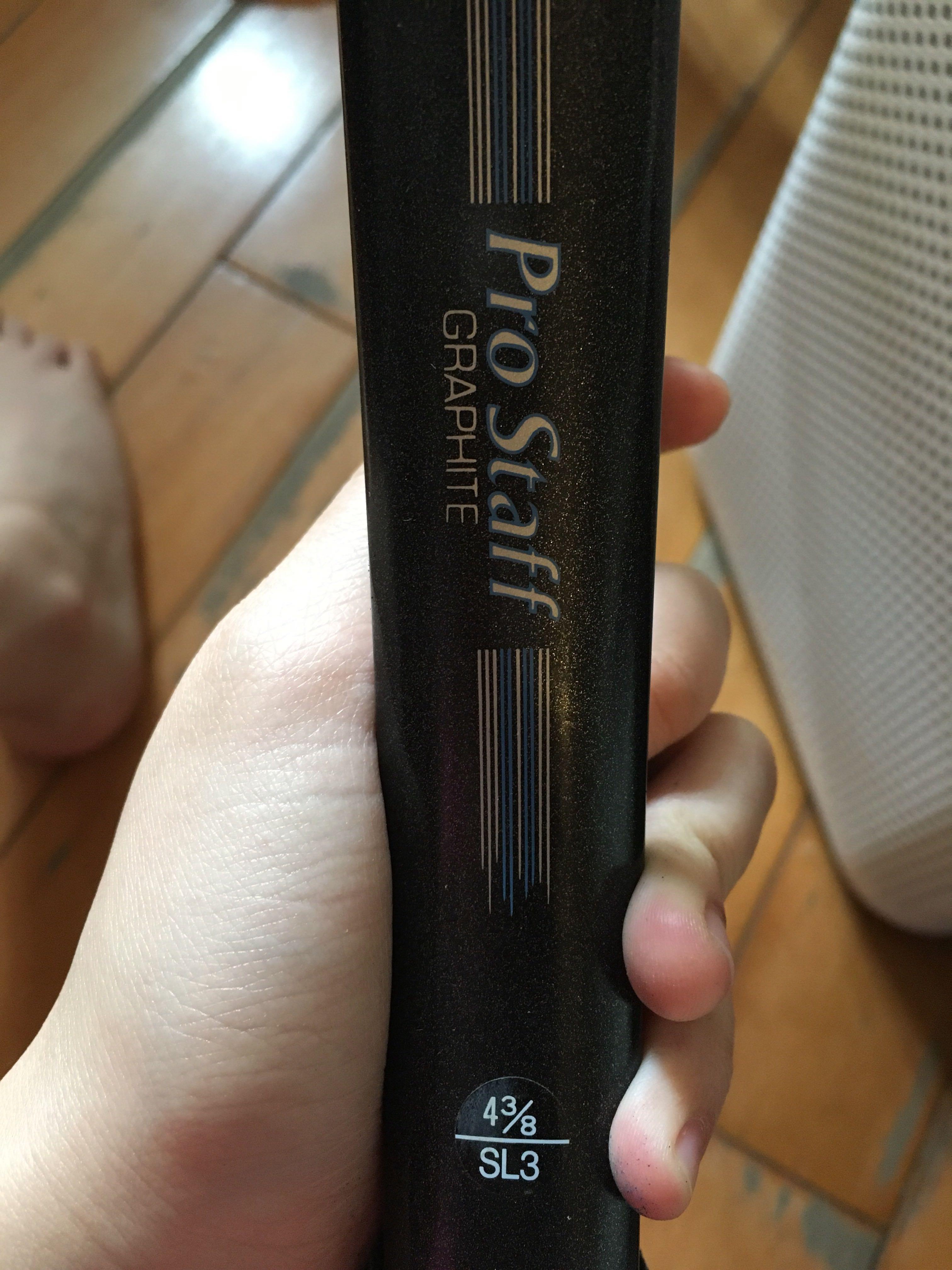 Wilson Pro Staff Graphite網球拍連袋, 運動產品, 運動與體育, 運動與體育 - 球拍和球類運動 - Carousell