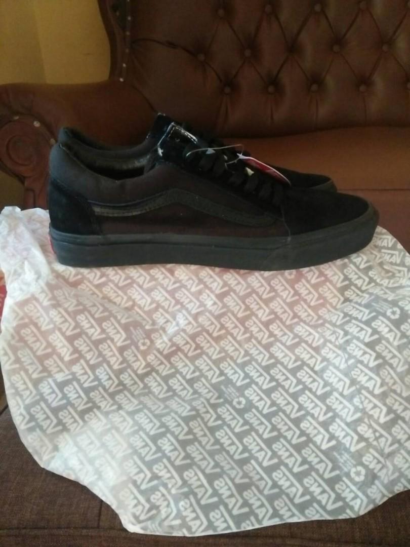 Vans Old Skool Classic Black Fesyen Pria Sepatu Di Carousell