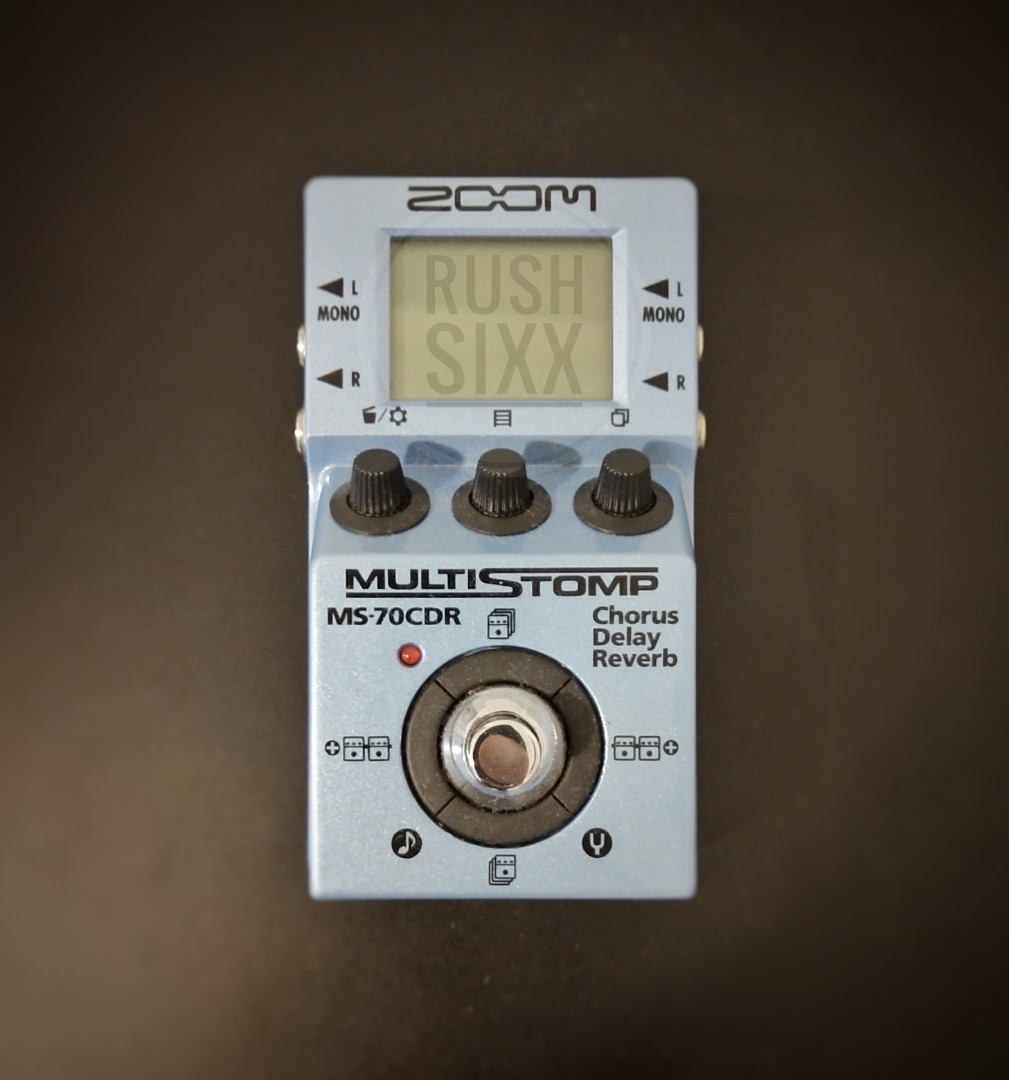 ZOOM guitar multi-effects pedal, Hobbies & Toys, Music & Media, Music ...