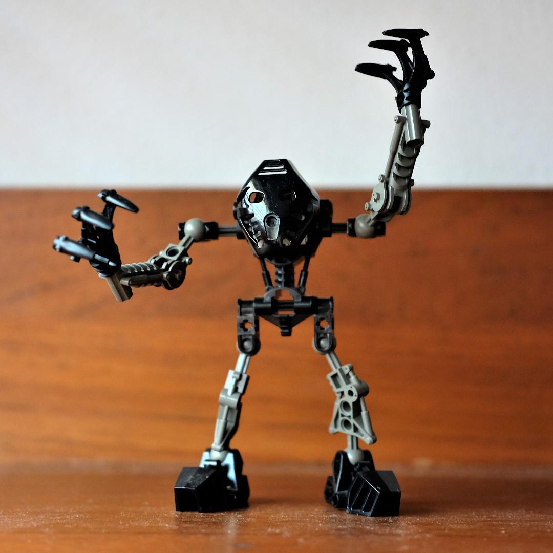 BIONICLE Gen 1 Toa Mata "Onua", Hobbies & Toys, Toys & Games on Carousell