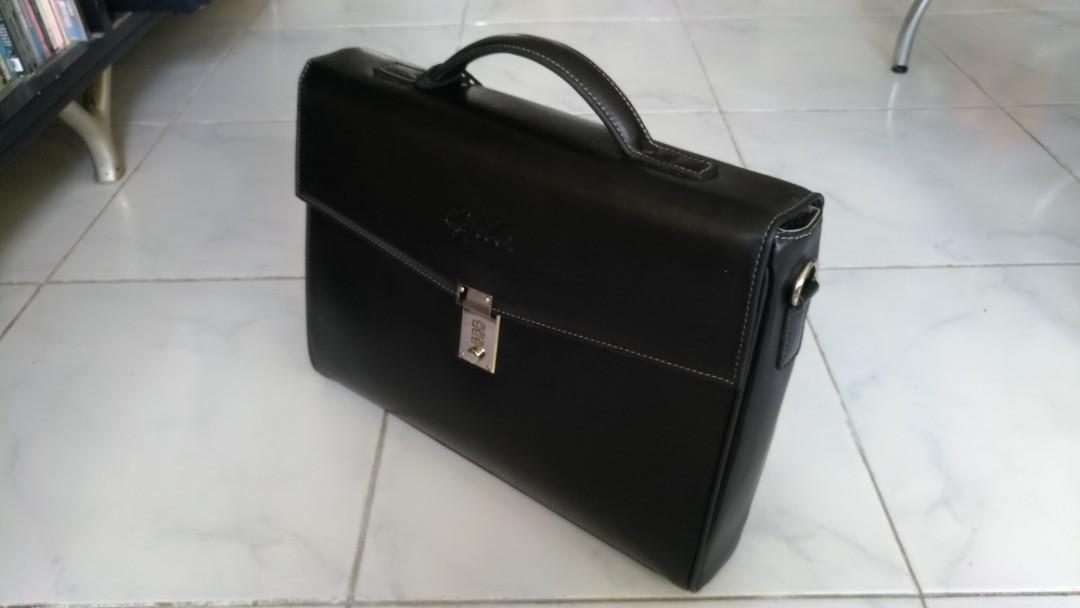 Brand New Satchi House Full Leather Briefcase, Luxury, Bags & Wallets ...