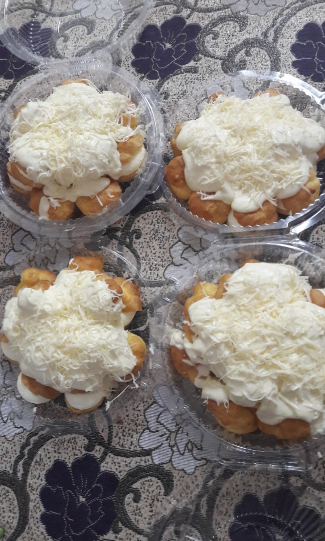 Creampuff durian cheese leleh, Food & Drinks, Homemade Bakes on Carousell