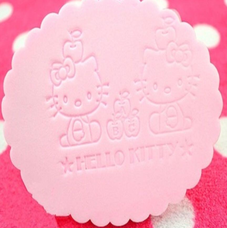 Hello Kitty Facial Sponge, Beauty & Personal Care, Face, Face Care ...