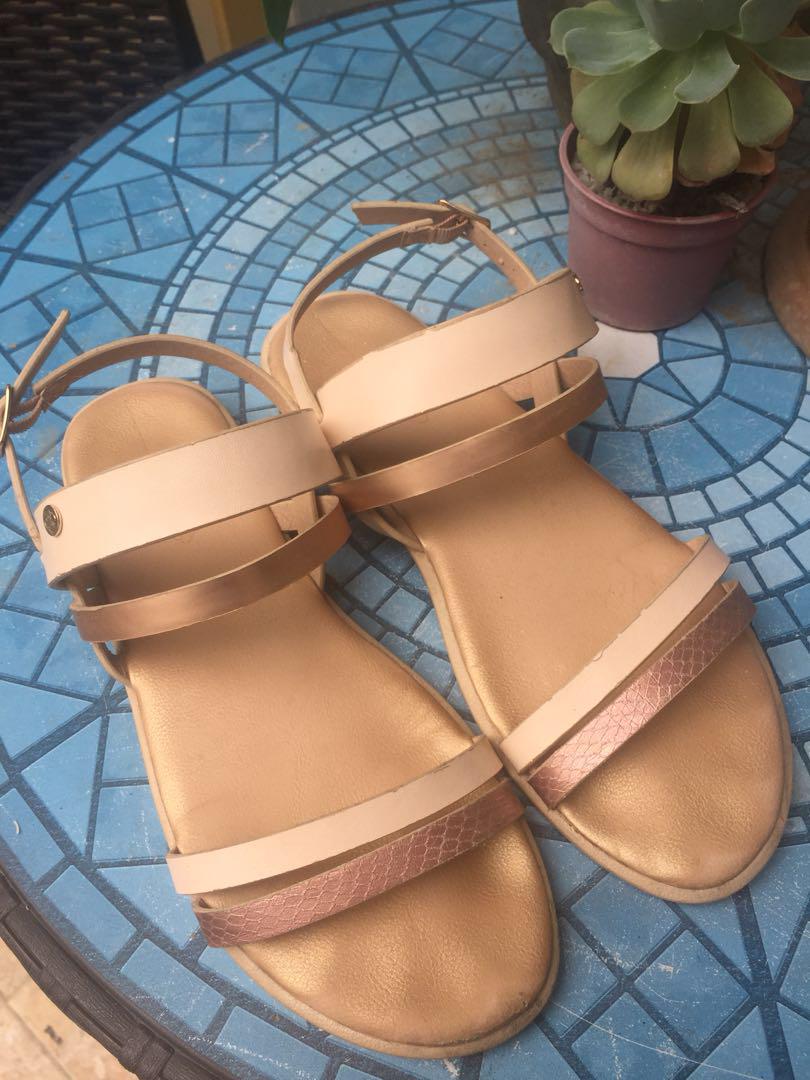 RUSH! CLN Nude/Rose Gold Sandals, Women's Fashion, Footwear, Flats & Sandals on Carousell