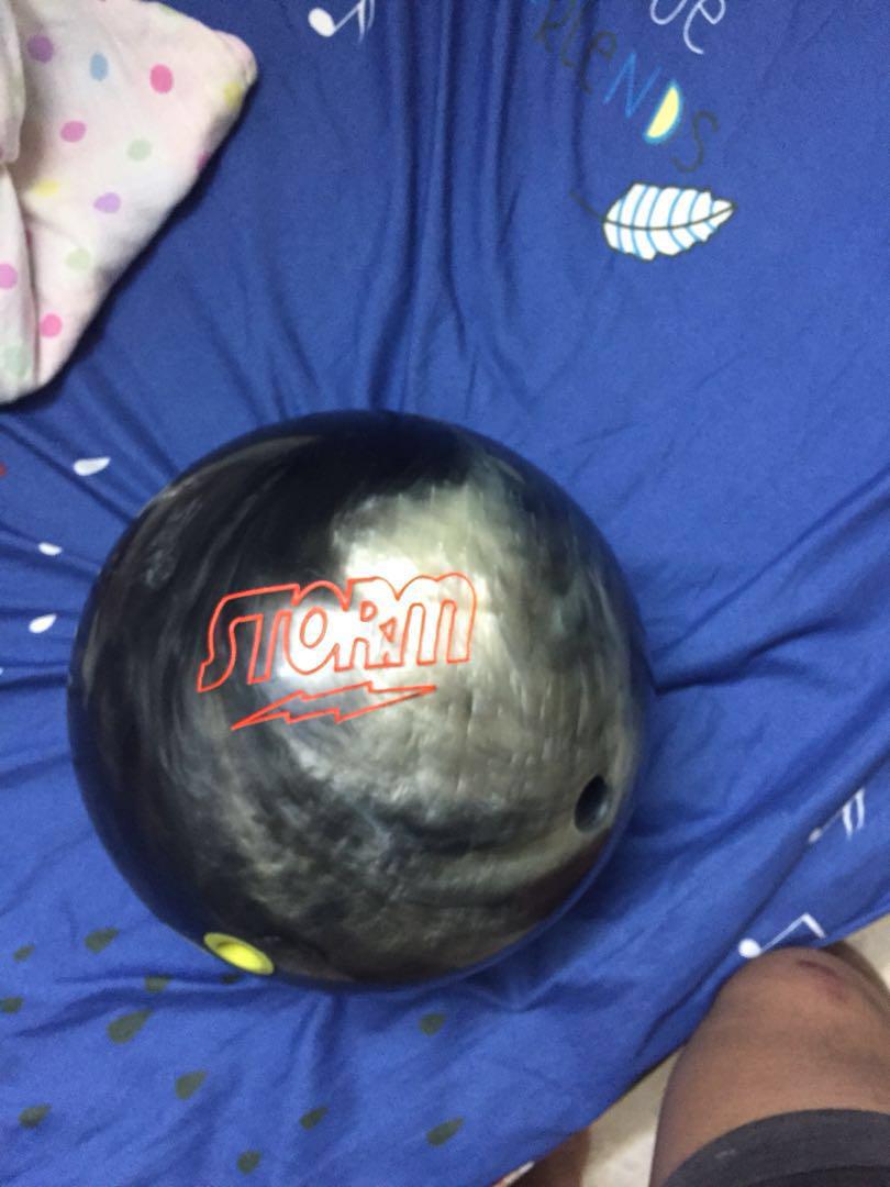 Storm ice Bowling ball 13 lbs, Sports Equipment, Sports & Games ...