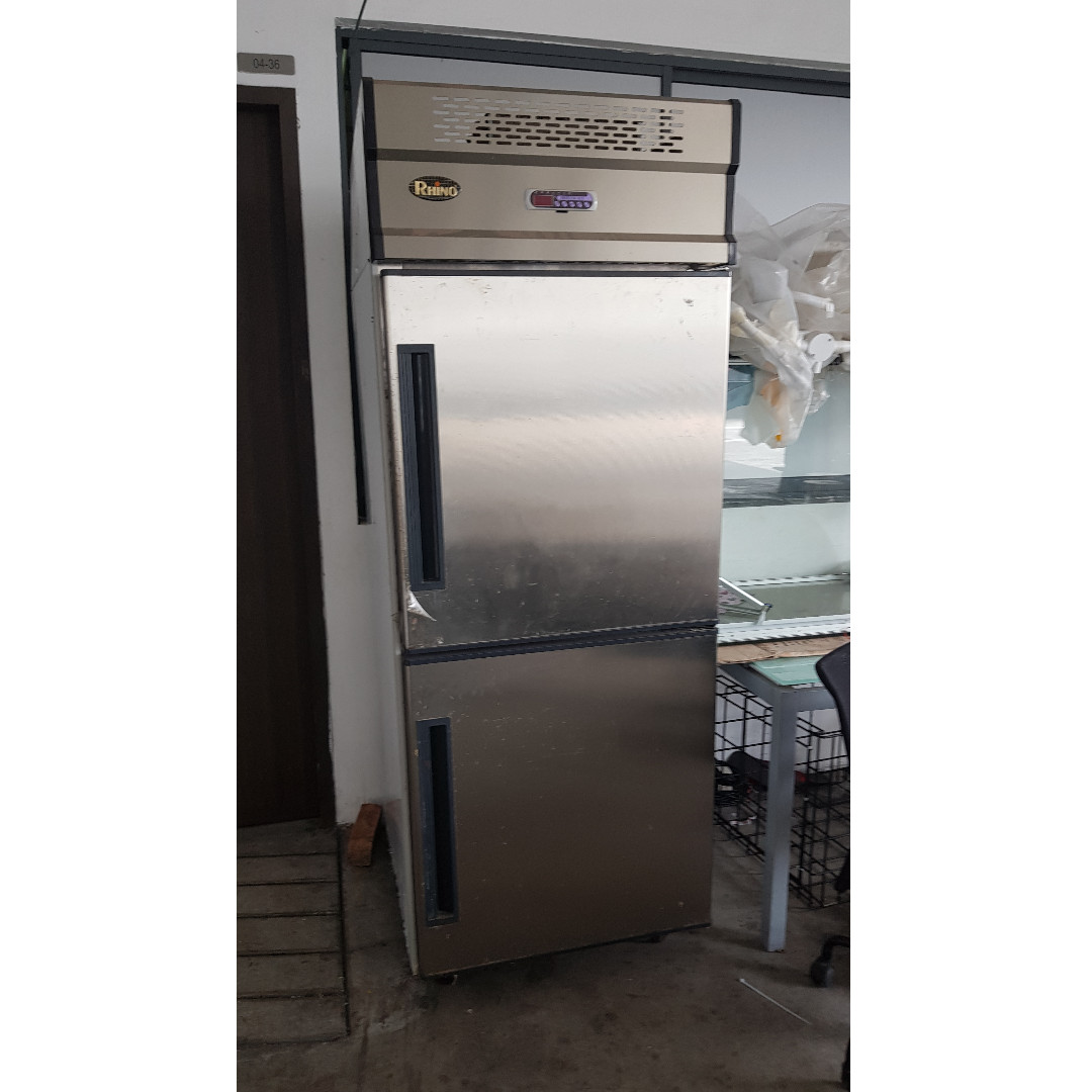 Commercial Chiller Fridge 2 doors (For Fruit and pastry), TV & Home ...