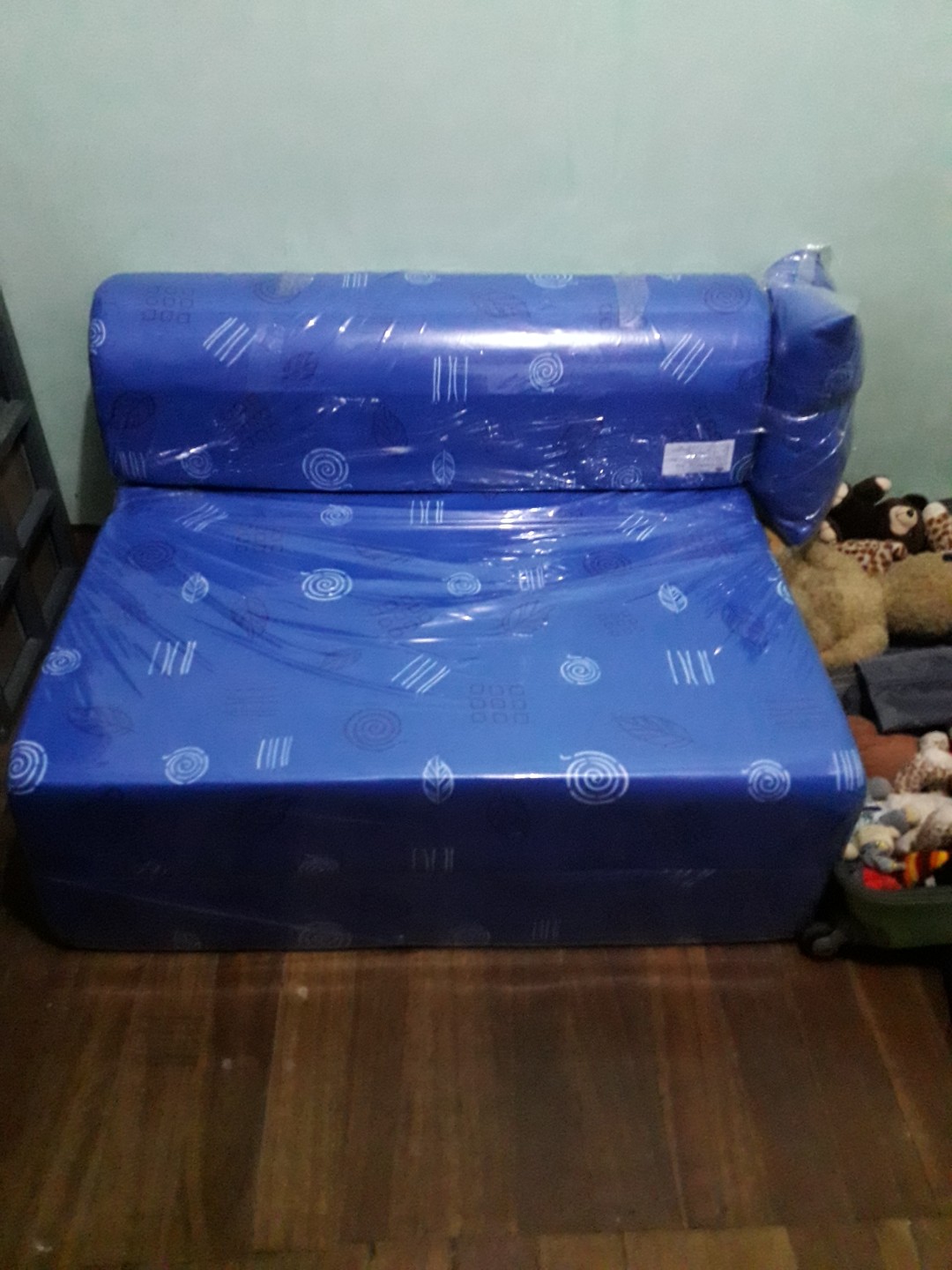 Uratex deluxe sofabed SINGLE, Furniture & Home Living, Furniture, Bed ...