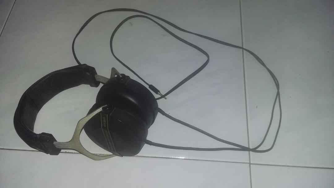 Vintage Beyerdynamic DT-220 headphone for sale, Audio, Headphones & Headsets on Carousell
