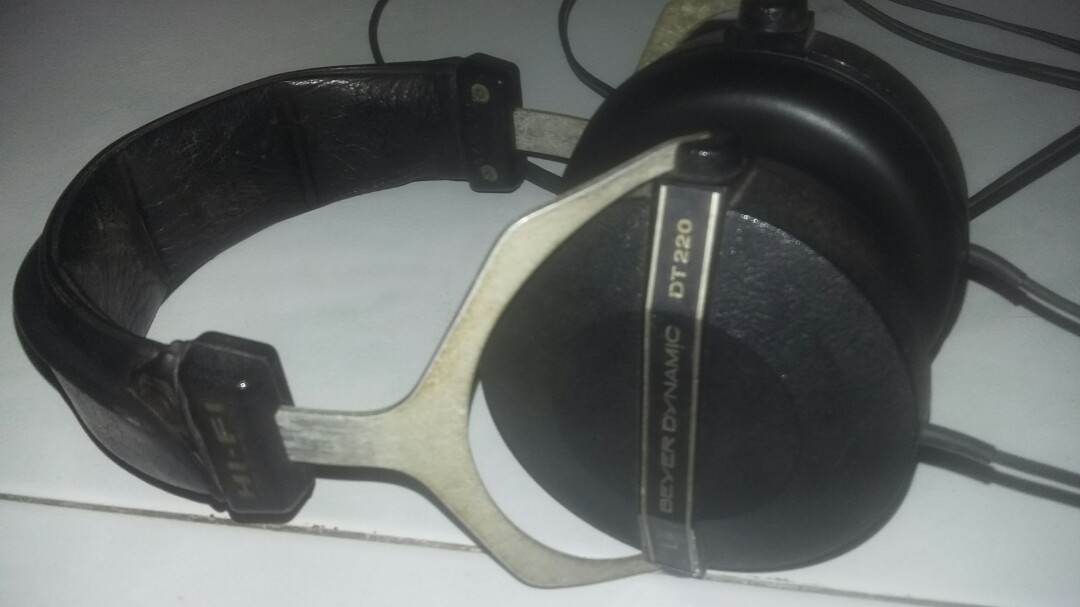 Vintage Beyerdynamic DT-220 headphone for sale, Audio, Headphones & Headsets on Carousell