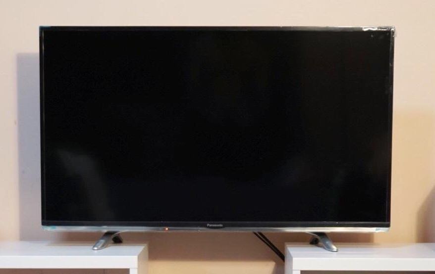 Panasonic 40 inch full HD Smart LED TV TH40DS500S, TV & Home Appliances ...