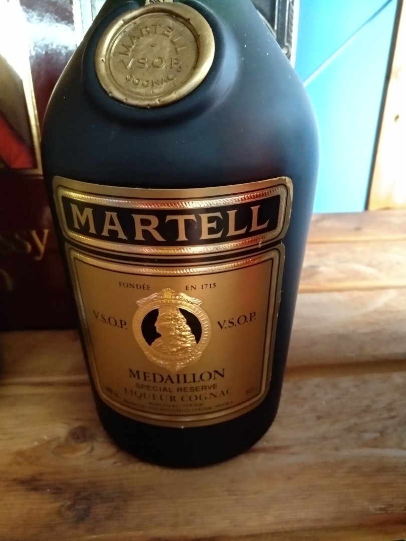 Martell vsop medaillion special reserve 1L (old type) customs stamp ...