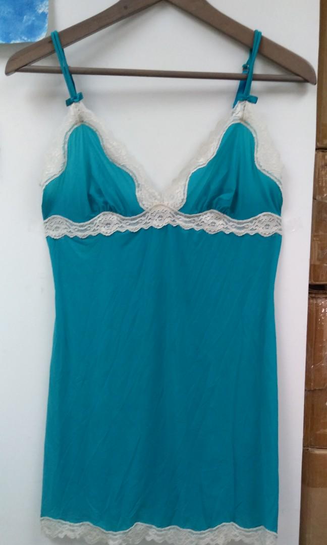 Victoria's Secret sleep set, 女裝, 連身裙 & 套裝, 套裝 - Carousell