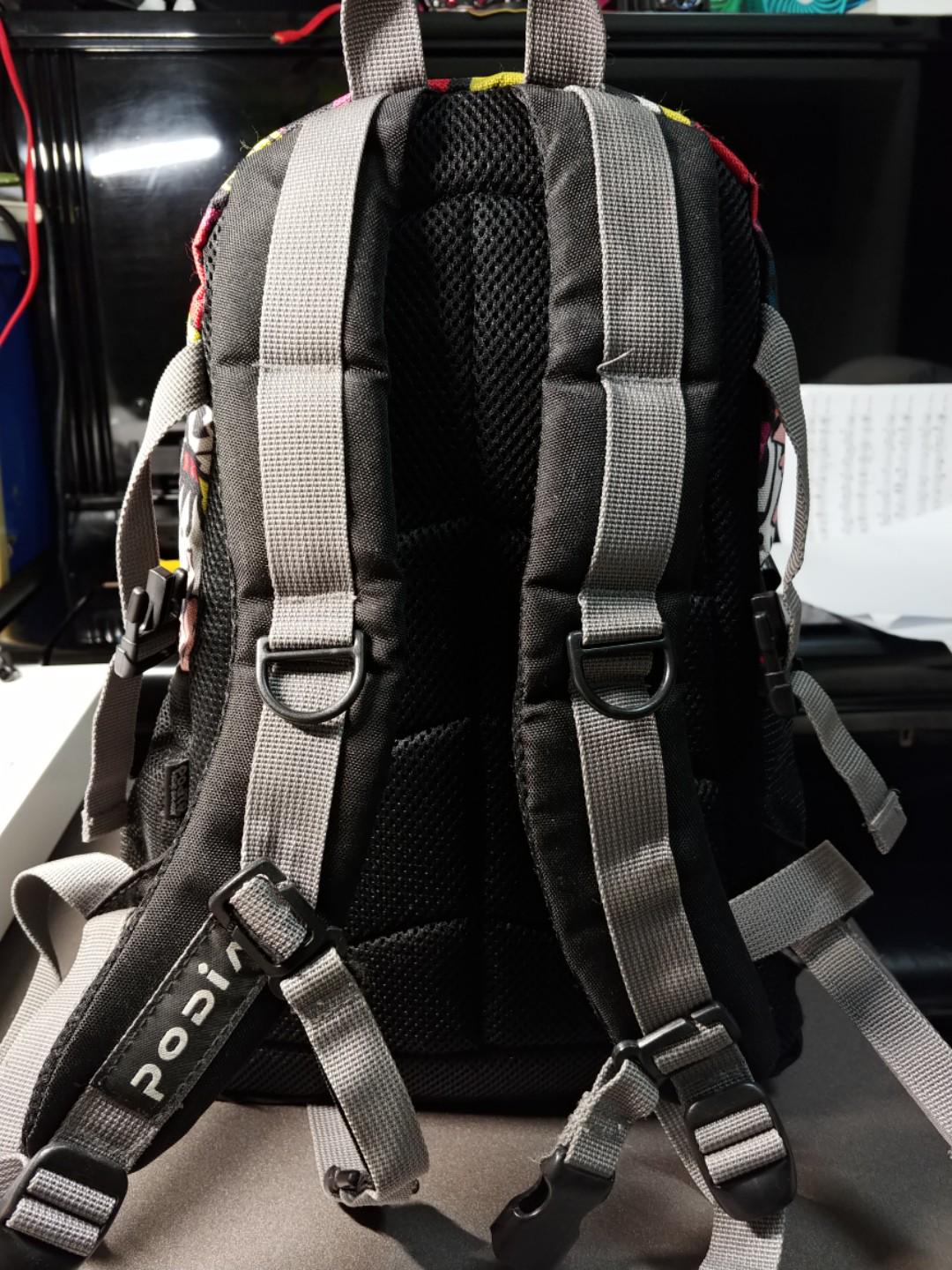 Podia adventure 爬山/行山背囊 背包 雙肩包 多格 新淨, 名牌, 手袋及銀包 - Carousell