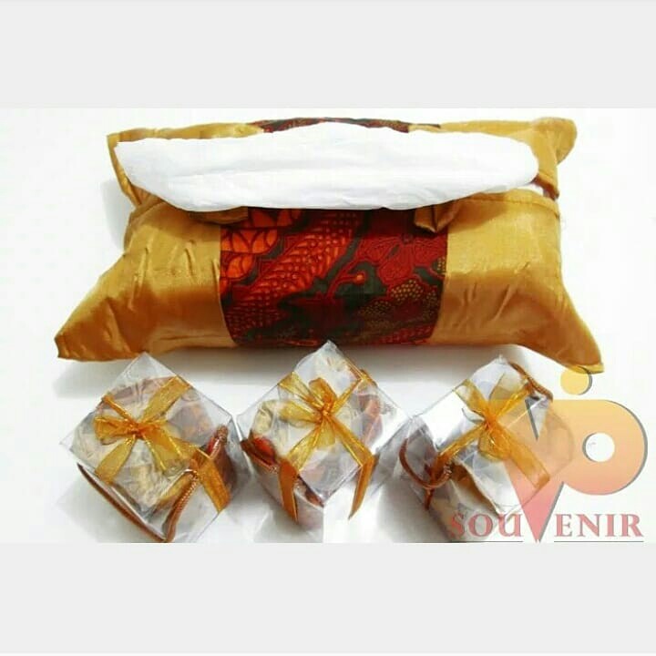 SOUVENIR TEMPAT TISSUE SATIN BATIK KEMASAN MIKA / SOUVENIR TEMPAT TISU ...