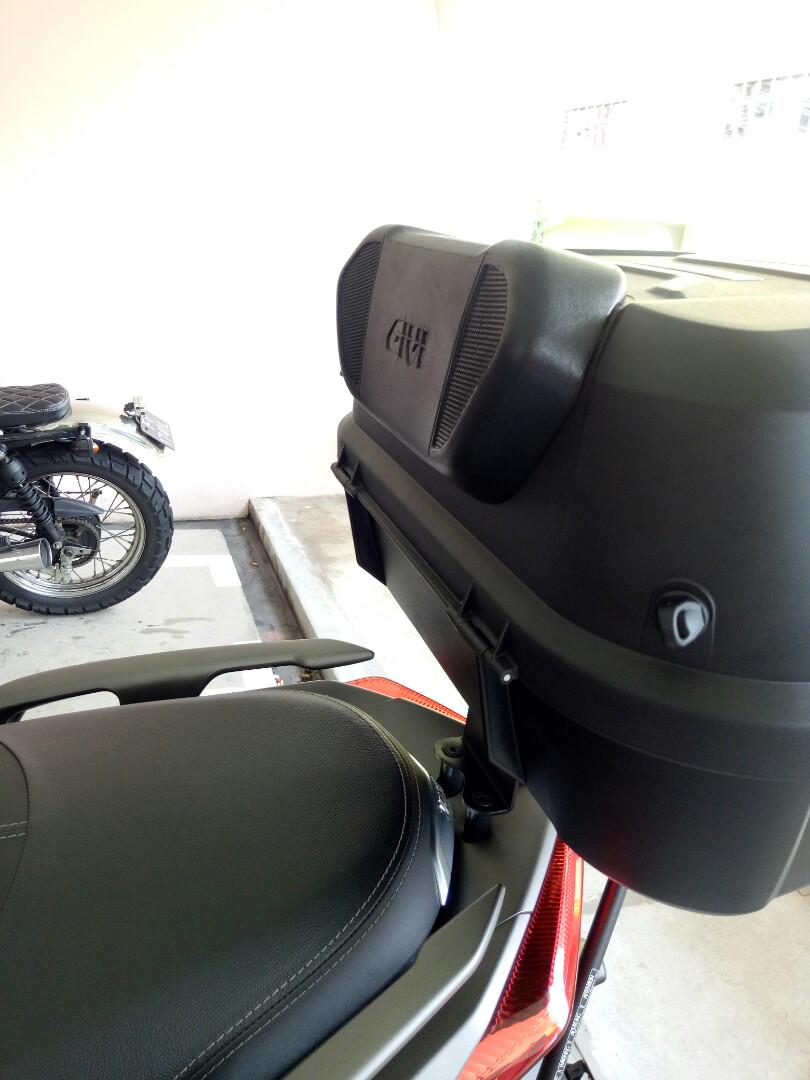 Yamaha XMAX top box rack (givi/rack), Motorcycles, Motorcycle ...