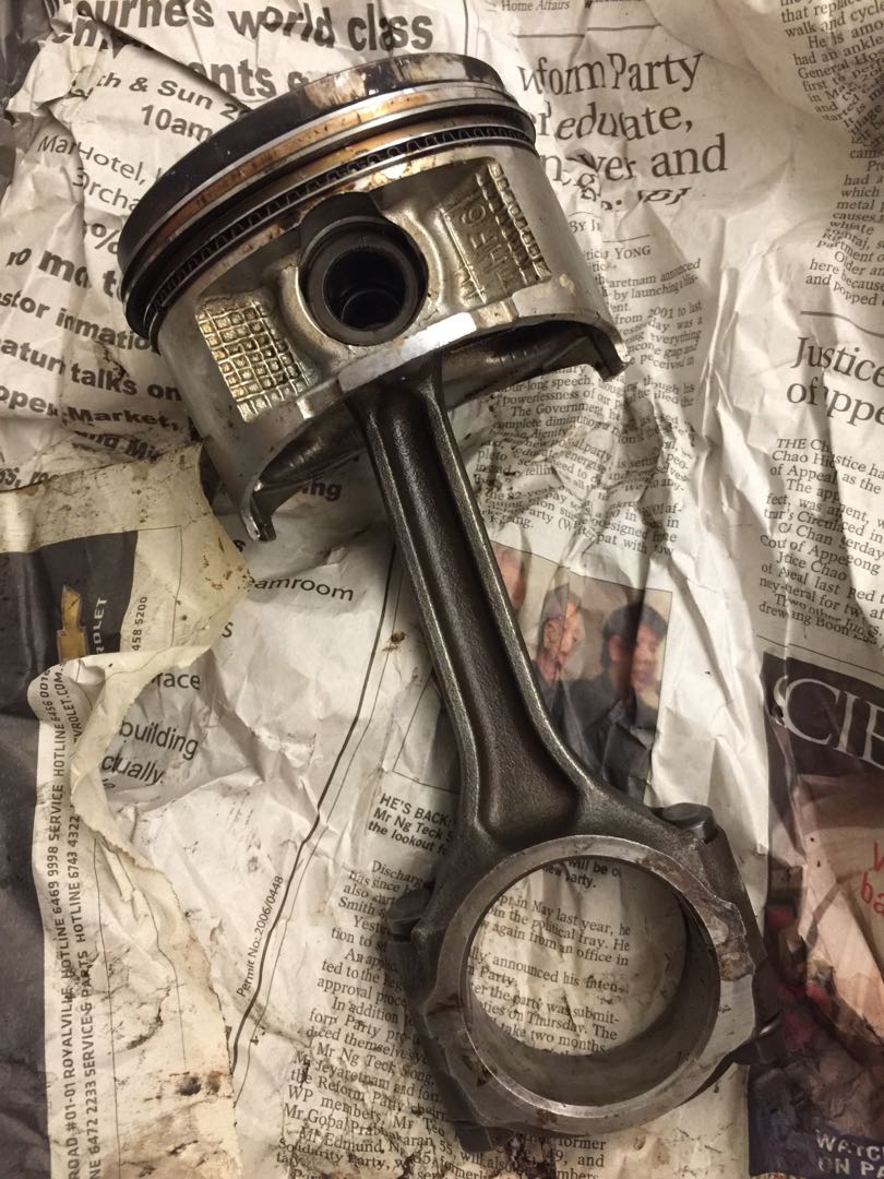 Honda CR-V piston and conrod, Car Accessories, Accessories on Carousell