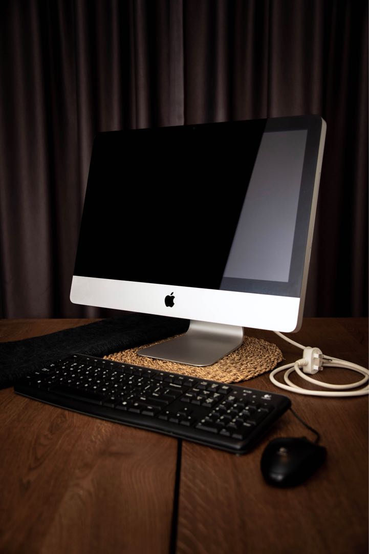 iMac 21.5" (Late 2009), Computers & Tech, Desktops on Carousell
