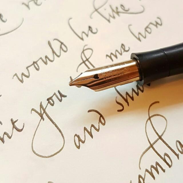 Flex cursive italic Mabie Todd fountain pen, Hobbies & Toys, Stationery ...