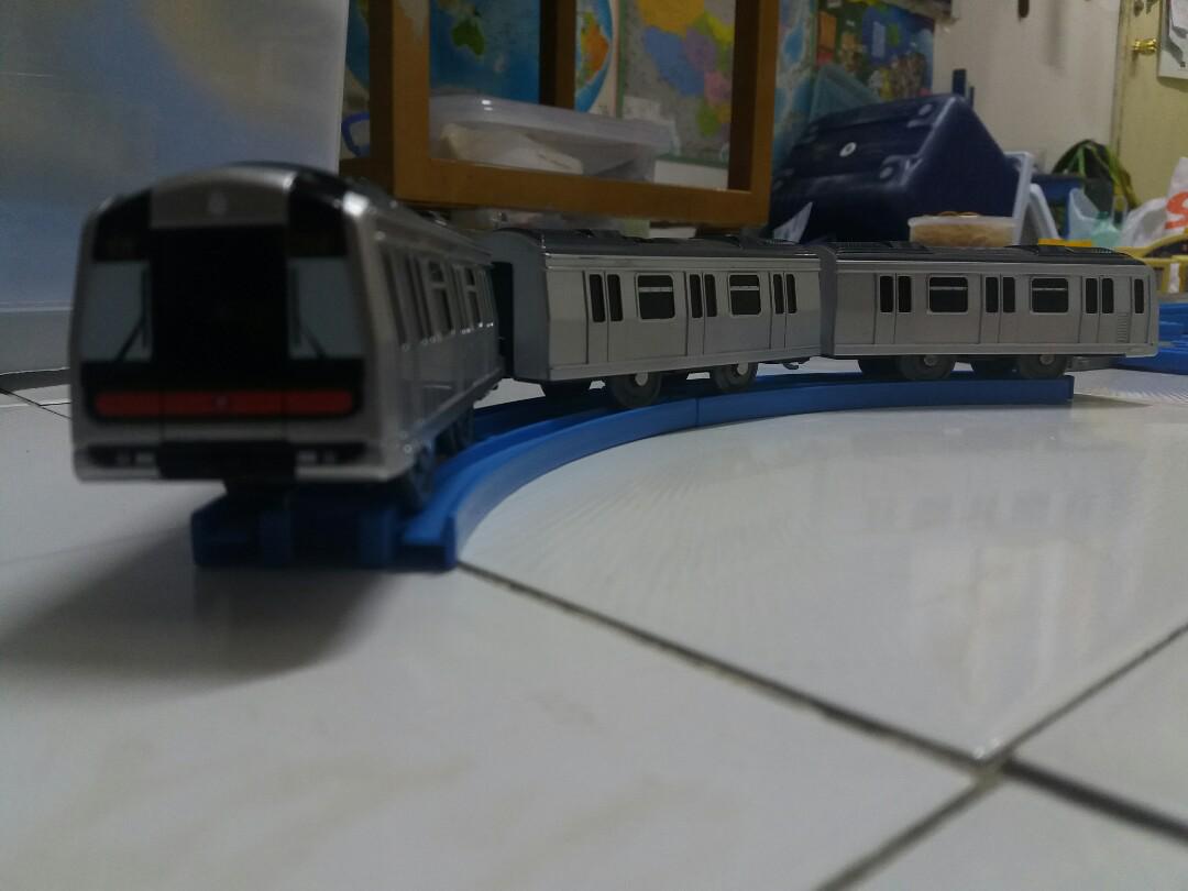 MTR Toy train (M-train) 2018, 興趣及遊戲, 玩具 & 遊戲類 - Carousell