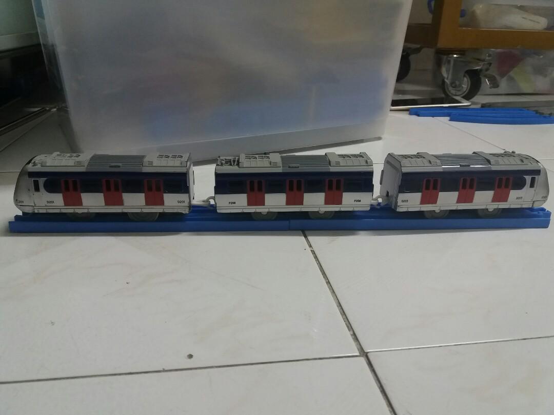 MTR Toy train(SP train), 興趣及遊戲, 玩具 & 遊戲類 - Carousell