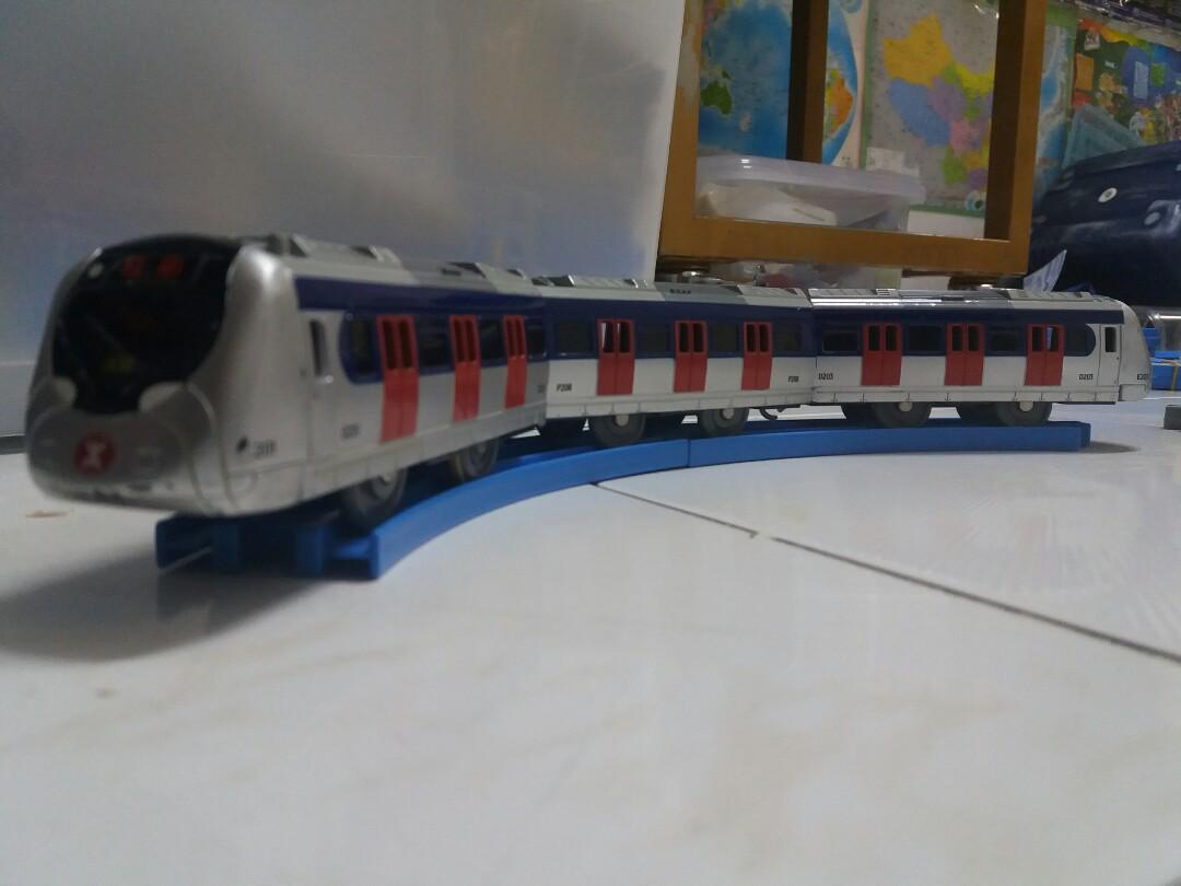MTR Toy train(SP train), 興趣及遊戲, 玩具 & 遊戲類 - Carousell
