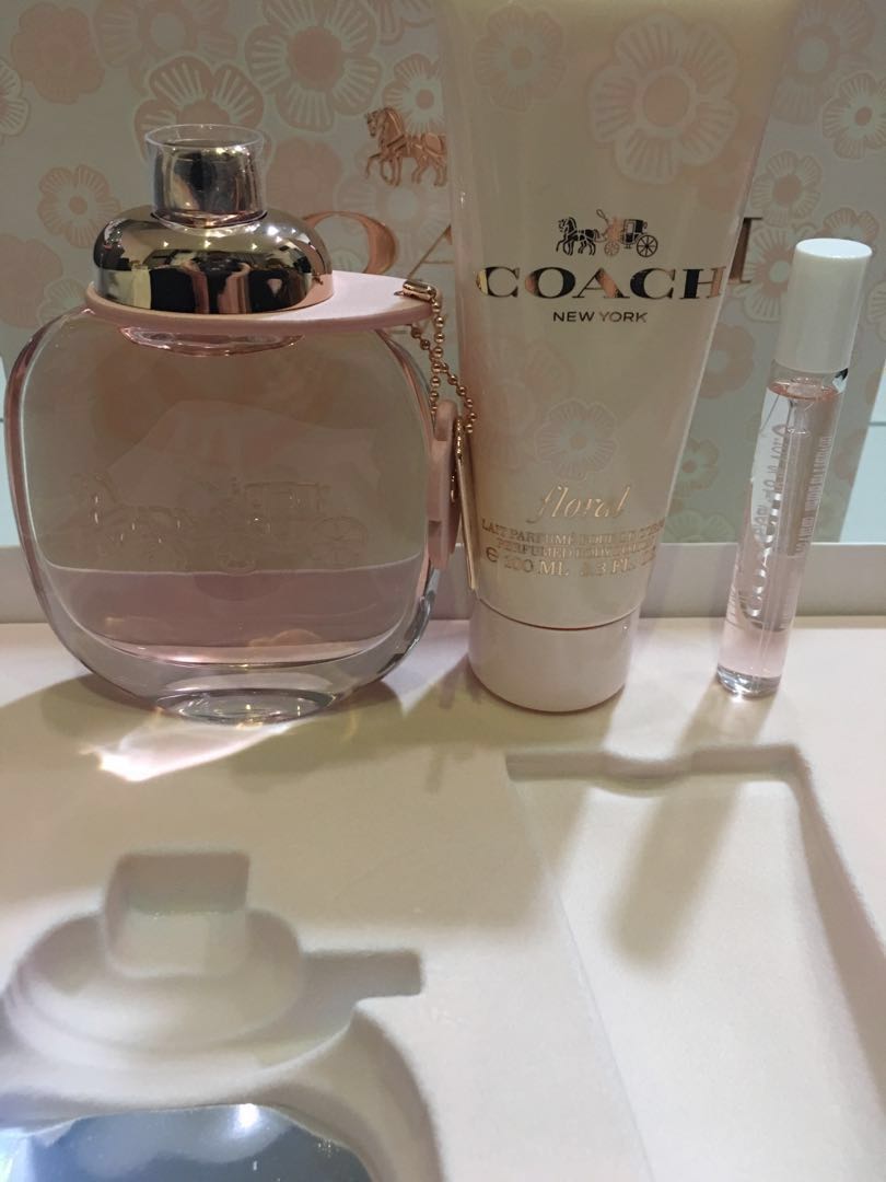 New coach floral Edp 90ml with body lotion 100ml and travel spray 7.5ml ...