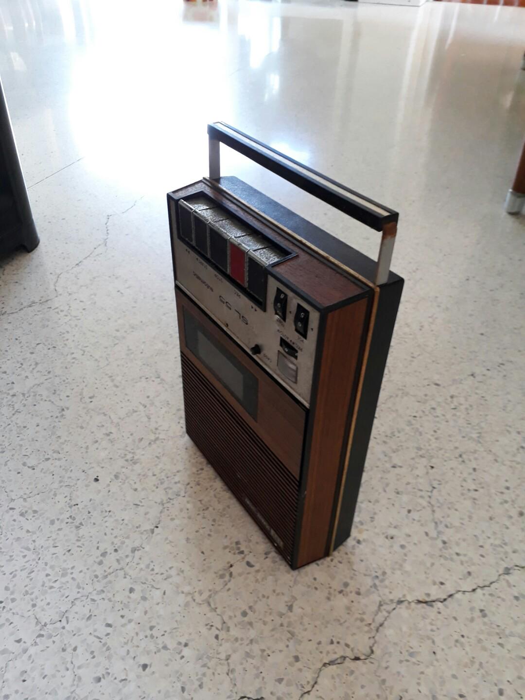 vintage 1960s Germany ITT Schaub-Lorenz SL55 Automatic portable faux ...