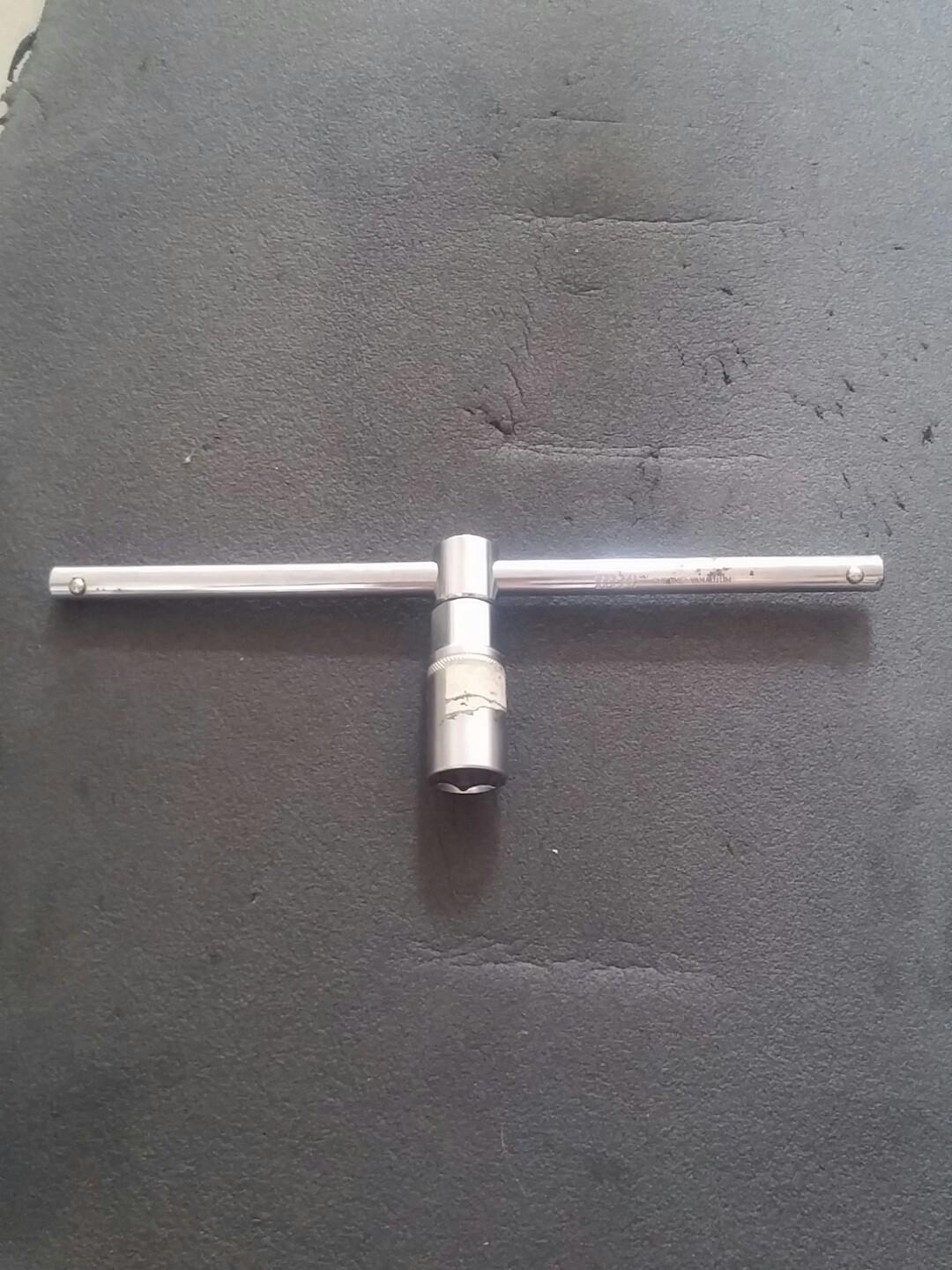 SPERO tools : Car Tyre wench, Car Accessories, Accessories on Carousell