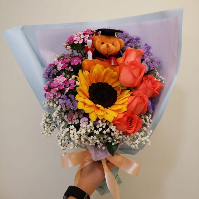 Sunflower graduation bouquet, Hobbies & Toys, Stationery & Craft ...