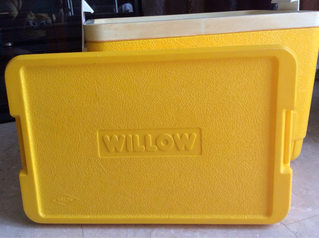 WILLOW Cooler Box / Ice Box, Everything Else on Carousell