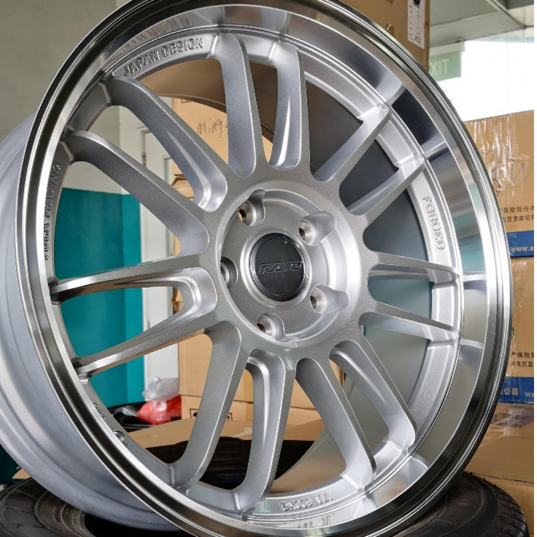 RE30 18" Silver w/ Full Polished Lip 5X114.3 (rep), Car Accessories ...