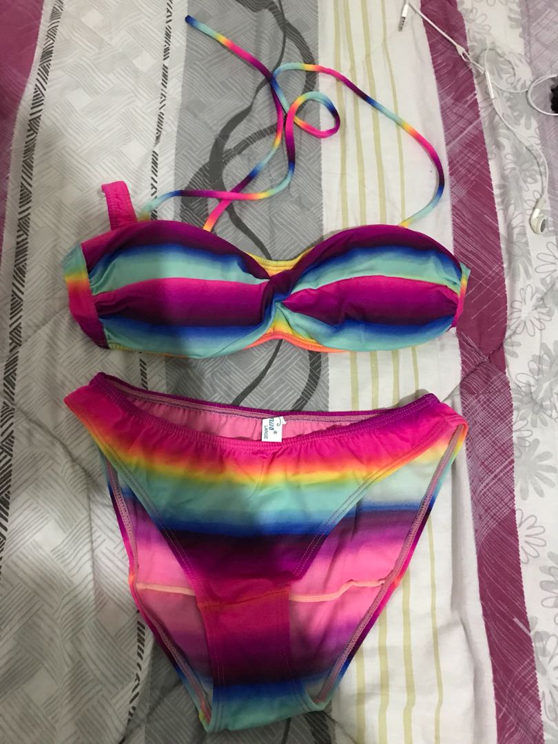 2 piece bikini, Women's Fashion, Swimwear, Bikinis & Swimsuits on Carousell