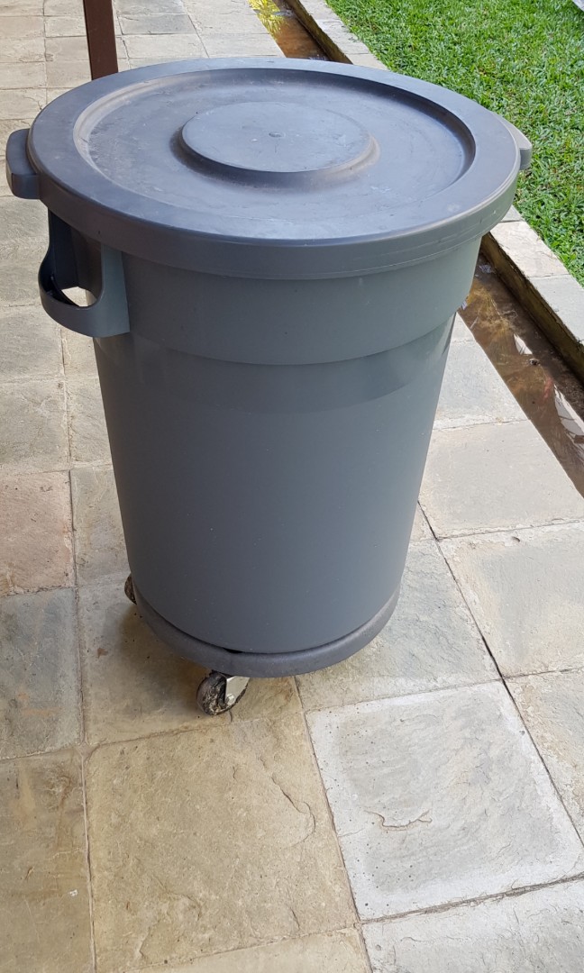 Dustbin with roller, Furniture & Home Living, Cleaning & Homecare ...