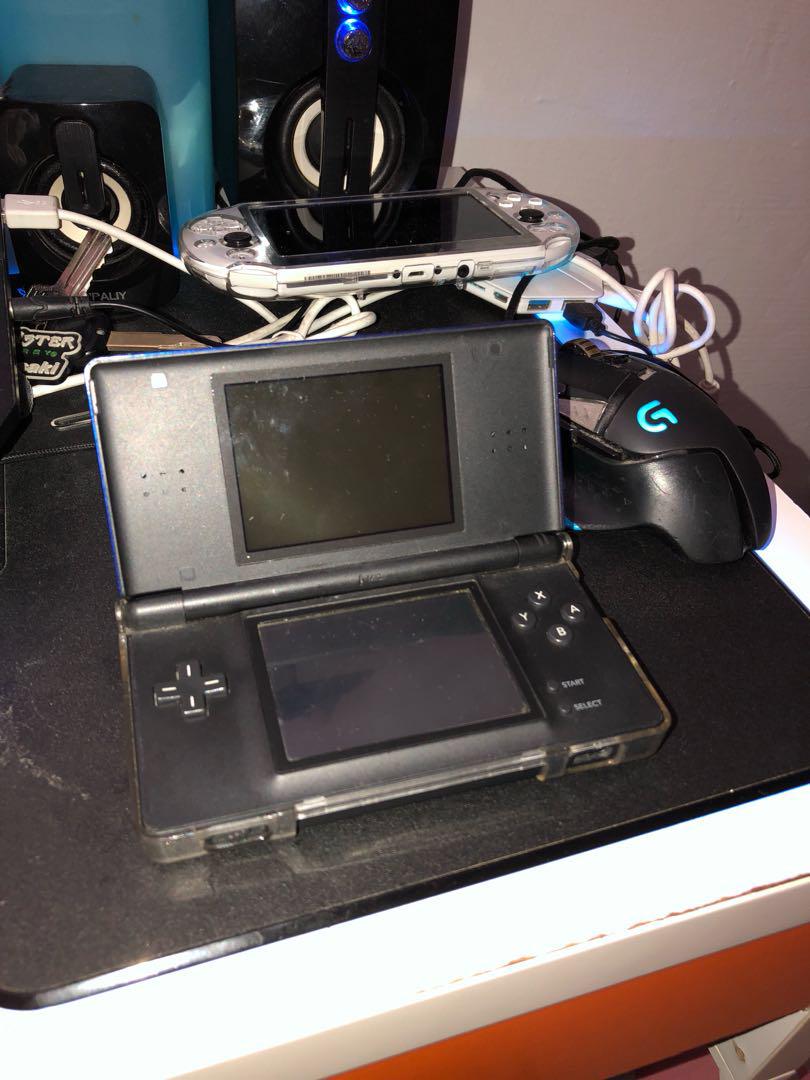 Nitendo ds lite, Video Gaming, Video Game Consoles, Nintendo on Carousell