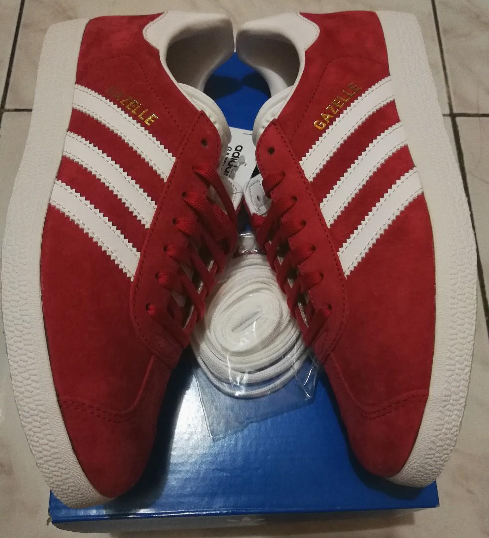 Adidas Gazelle Red, Women's Fashion, Footwear, Sneakers on Carousell