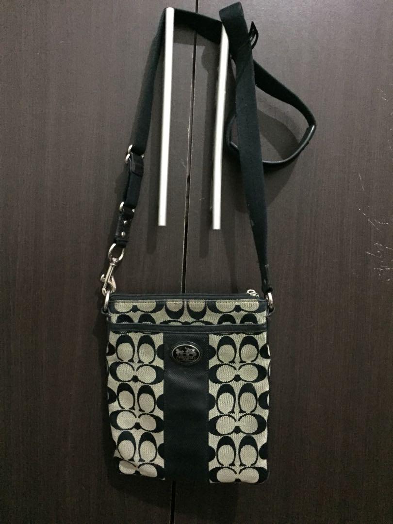 Coach Sling bag, Women's Fashion, Bags & Wallets, Cross-body Bags on ...
