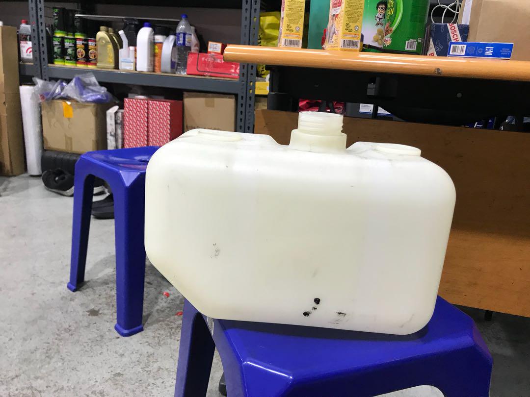 Meth tank 2.5 gallons, Car Accessories, Accessories on Carousell
