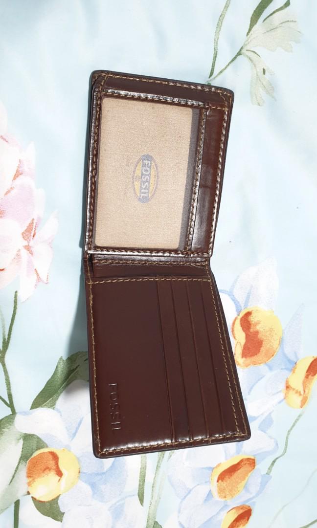 Fossil wallet, Men's Fashion, Watches & Accessories, Wallets & Card ...