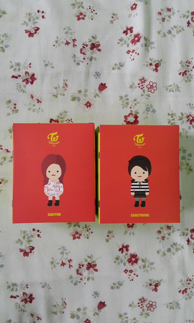 TWICE Figure Set, Hobbies & Toys, Collectibles & Memorabilia, K-Wave on ...