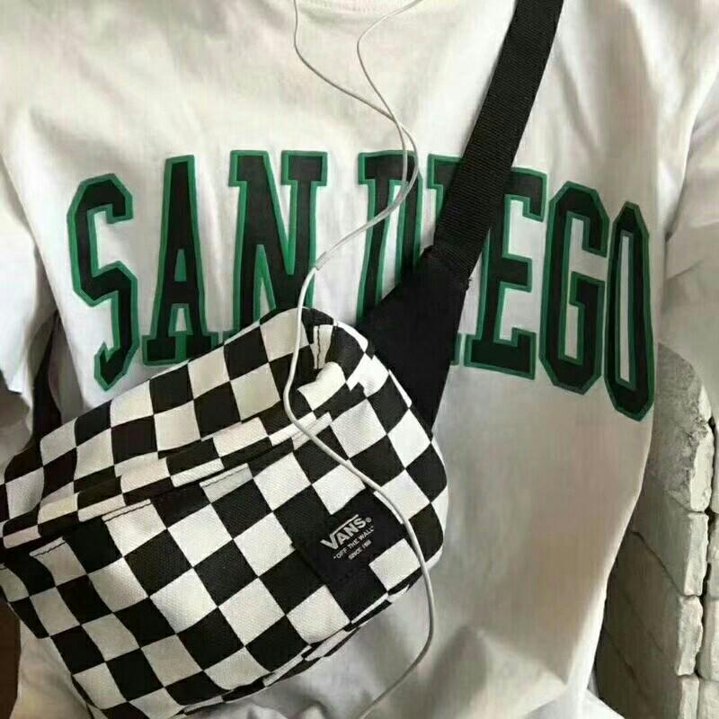 vans checkerboard fanny pack/waist bag/bum bag, Men's Fashion, Bags ...