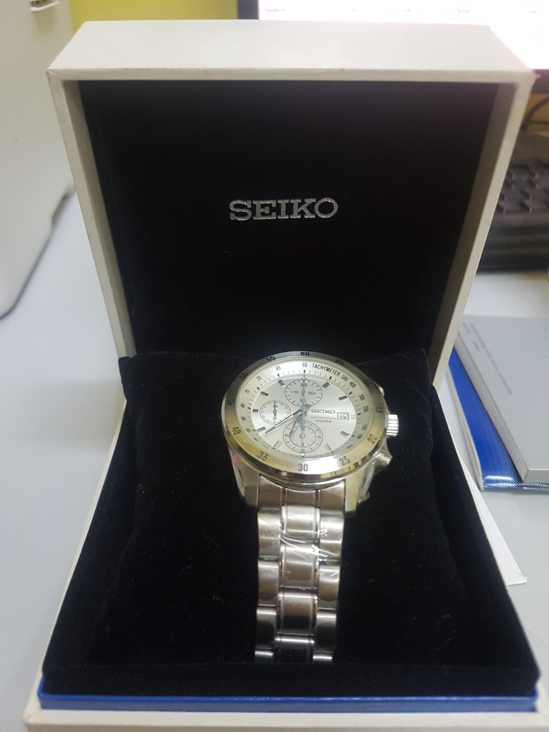 Seiko Watch urgent sale, Men's Fashion, Watches & Accessories, Watches ...