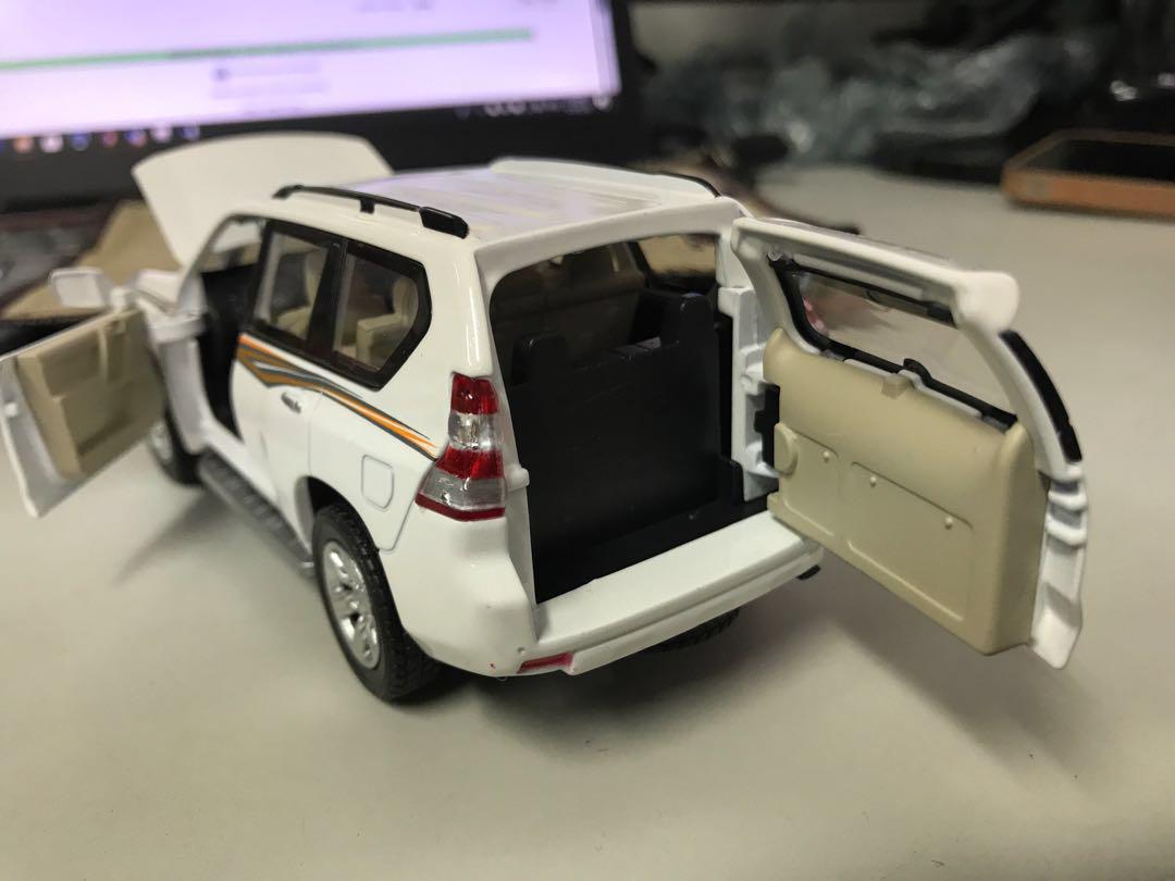 Toyota Prado Toy Car 1:32 pull and release with led and engine sound ...