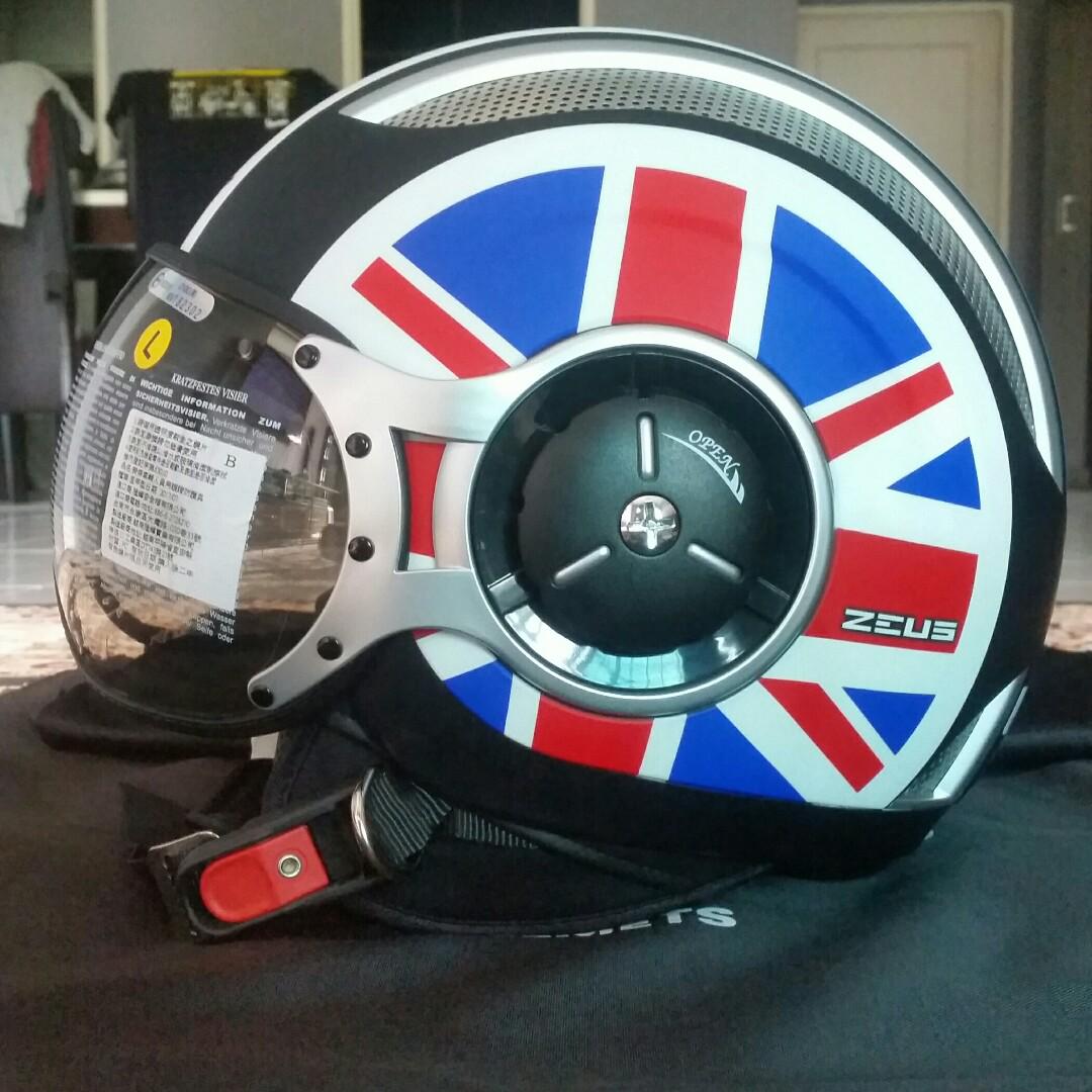 Zeus retro helmet, Motorbikes on Carousell