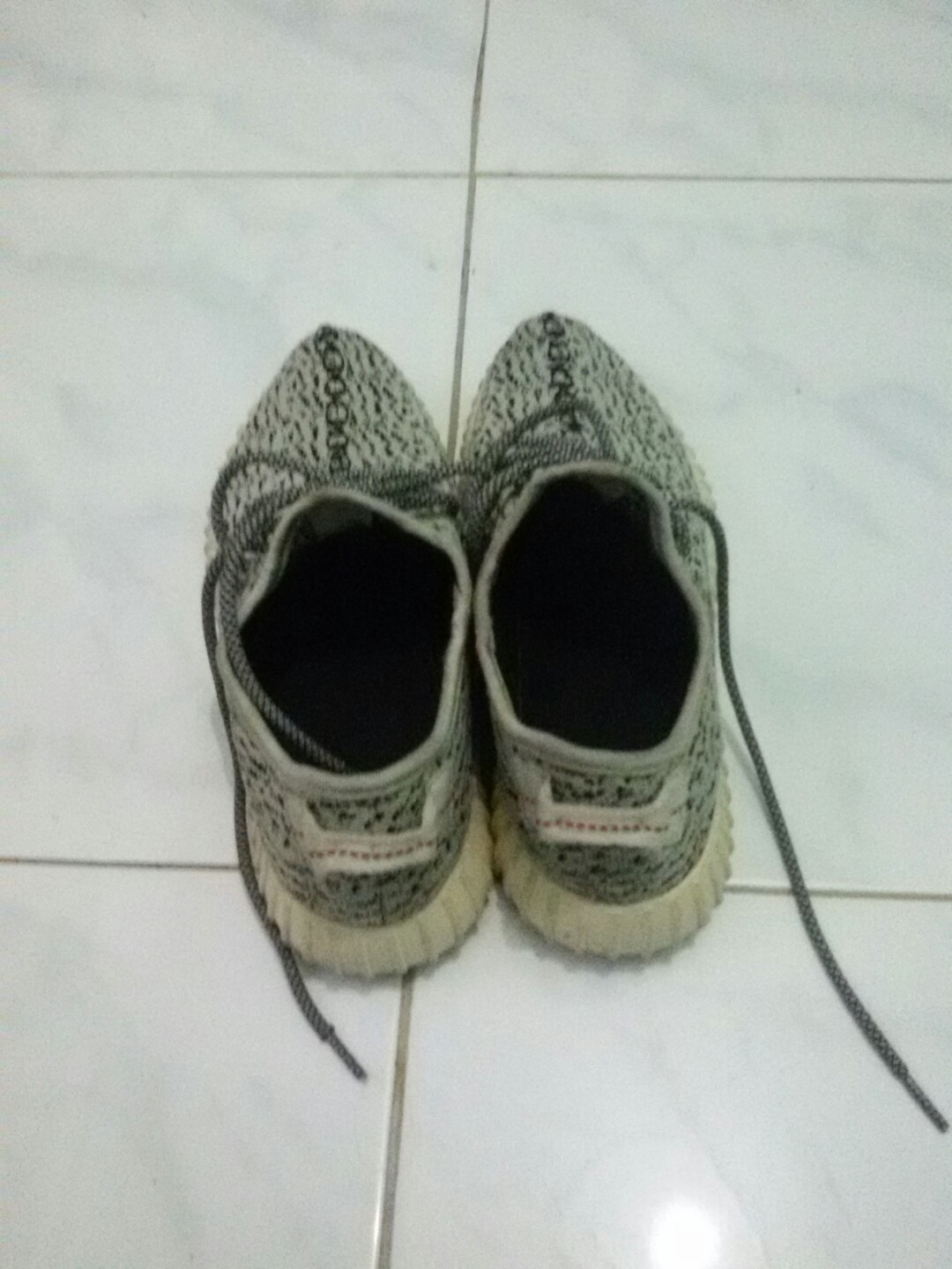 Adidas Yeezy turtle dove, Fesyen Pria, Sepatu di Carousell