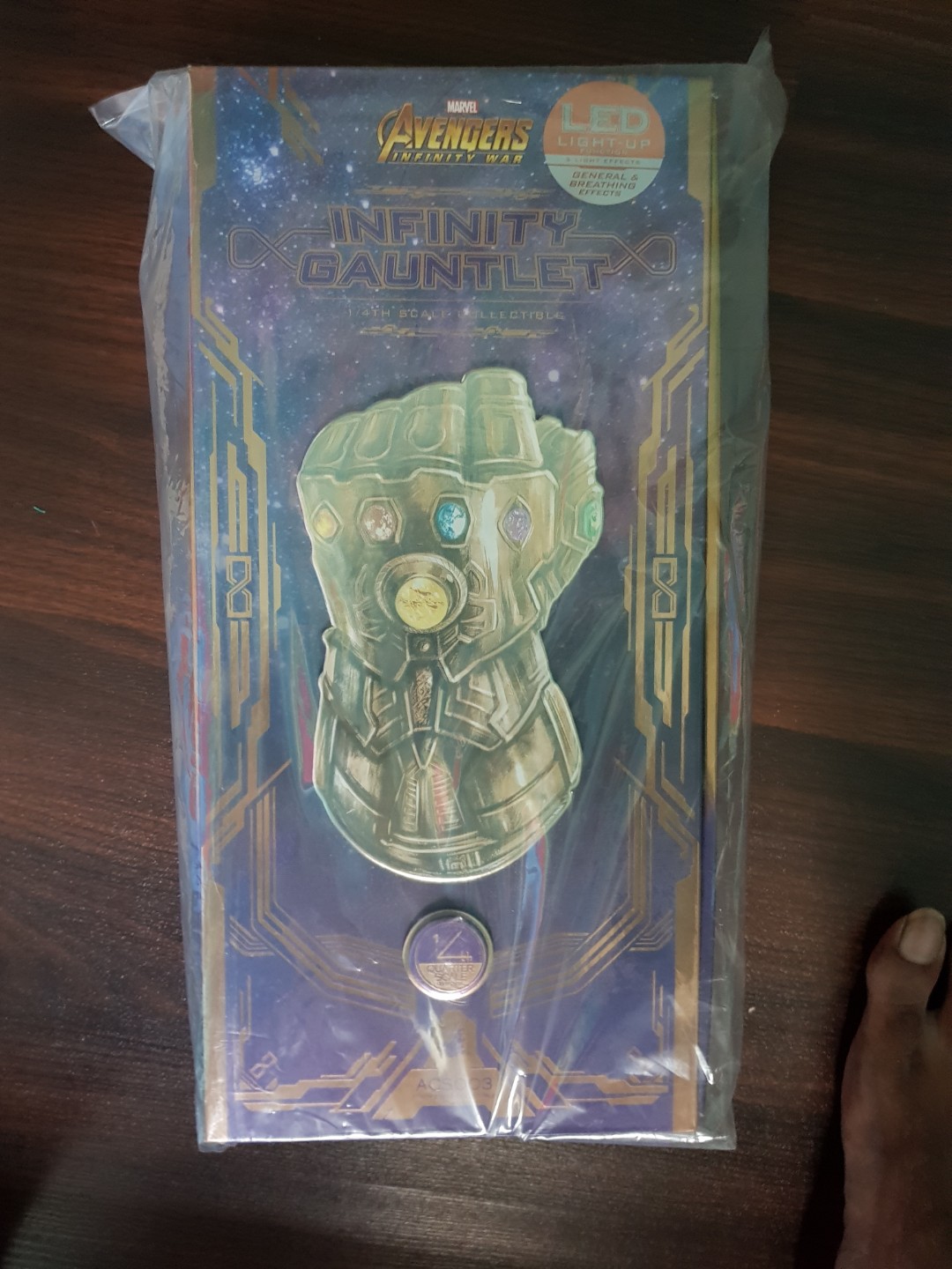Hot toys infinity gauntlet, Hobbies & Toys, Toys & Games on Carousell