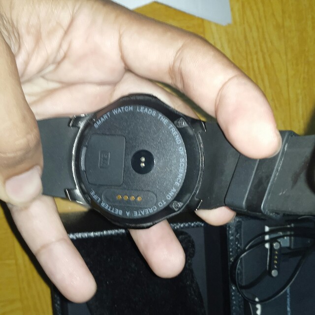 Smartwatch domino dm368, Telepon Seluler & Tablet di Carousell