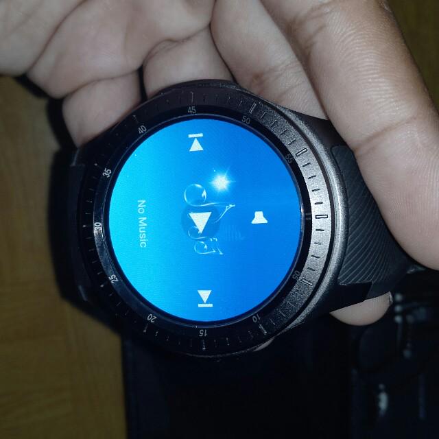 Smartwatch domino dm368, Telepon Seluler & Tablet di Carousell
